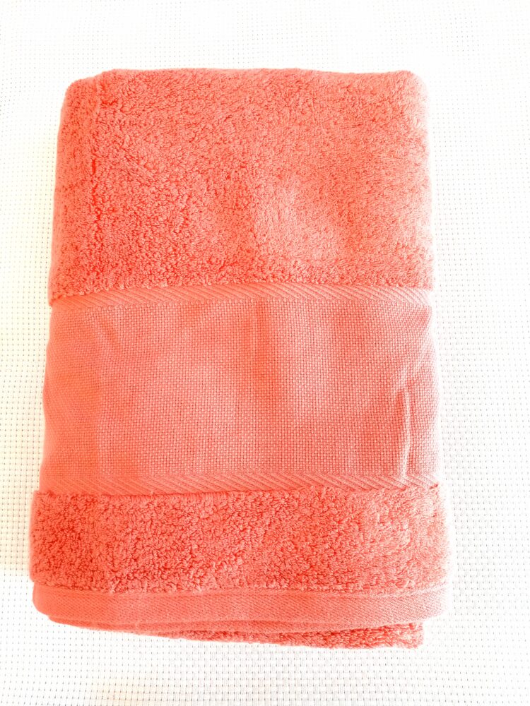 Drap de Bain DMC Corail - Broderie Point à Point Drap de Bain DMC Corail - Broderie Point à Point